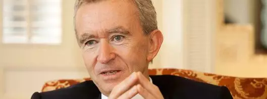 Kiyès Bernard Arnault pral chwazi pou l vin yon siksesè anpi milya dola li a? 4520_0