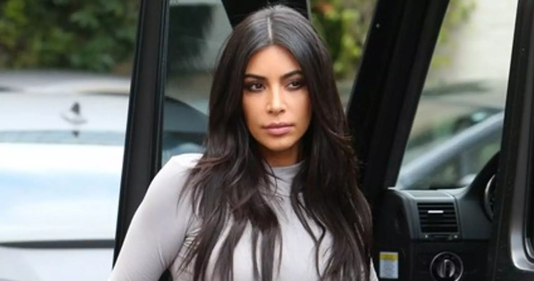 Kim Kardashian está a fusionar as súas marcas de beleza KKW baixo un só nome