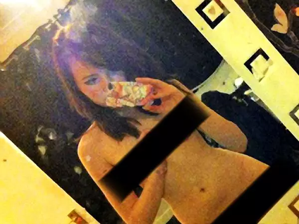 10 Eskandaloso nga Leak Celebrity Selfies 53214_12