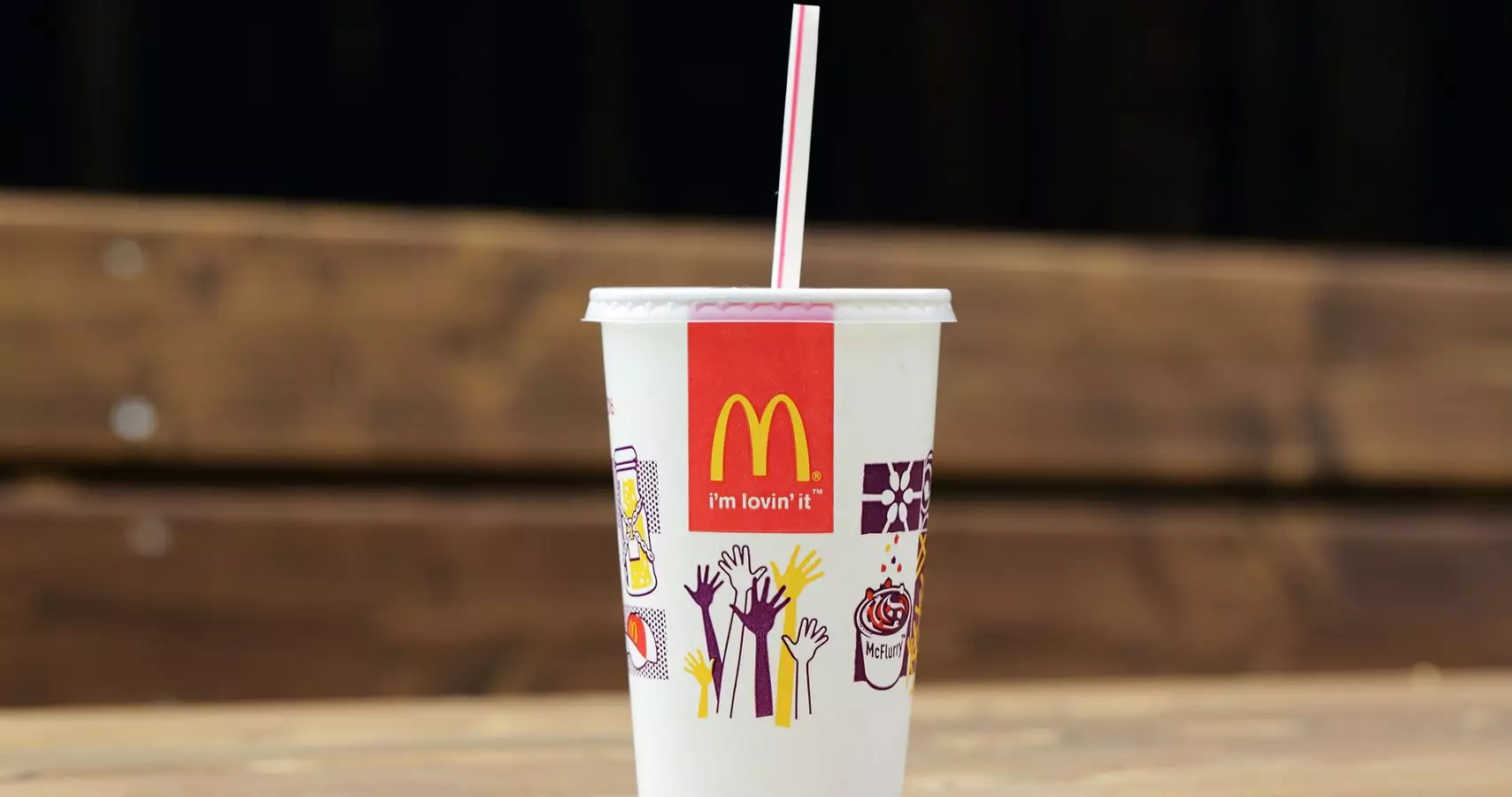 Le nuove cannucce di carta di McDonald's attualmente non possono essere riciclate