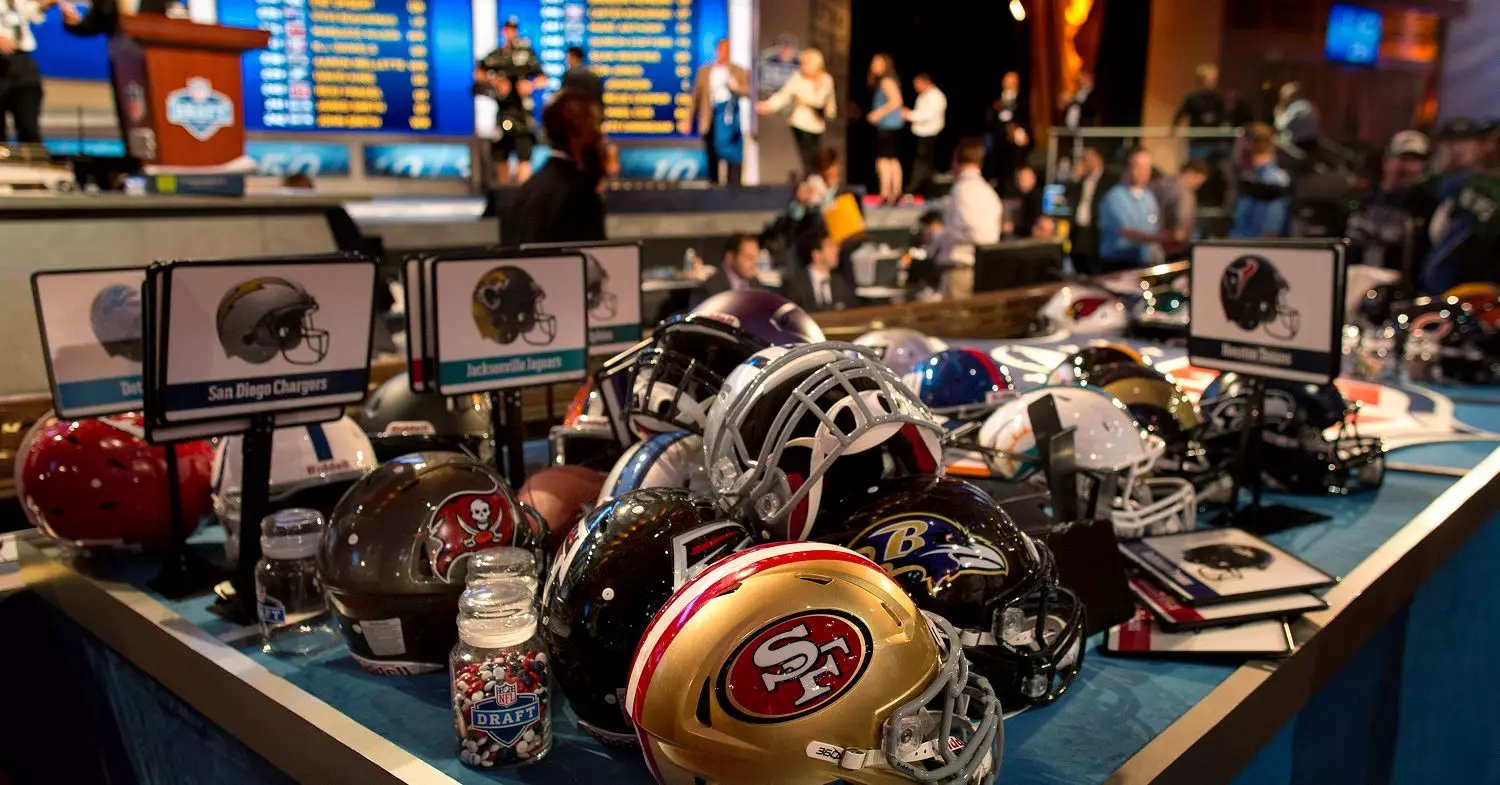 Mocking The Draft: NFL Mock Drafts 101 53765_0