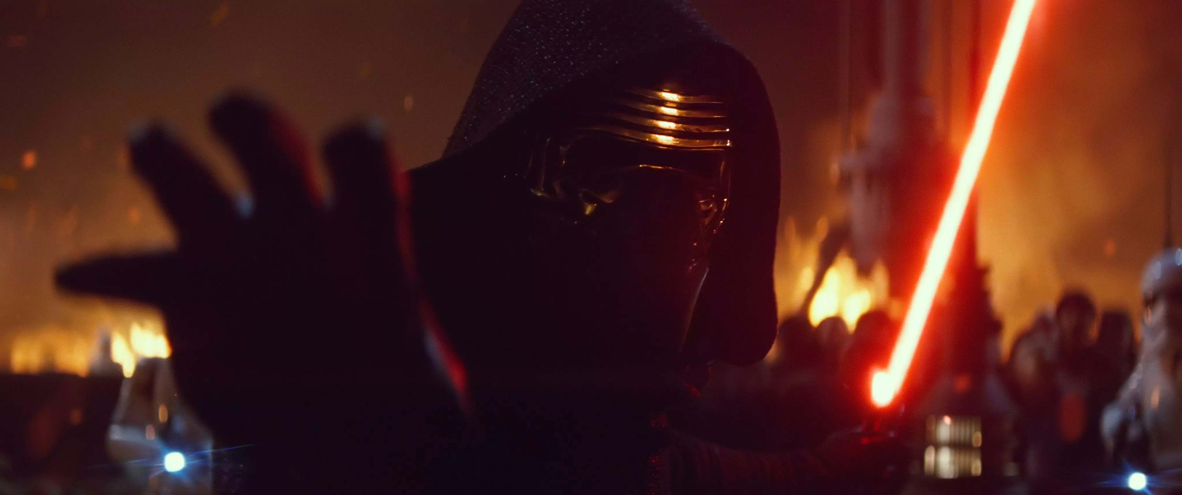 Kylo Ren နှင့် ပတ်သက်၍ သိထားရမည့်အချက် 10 ချက် 54245_9