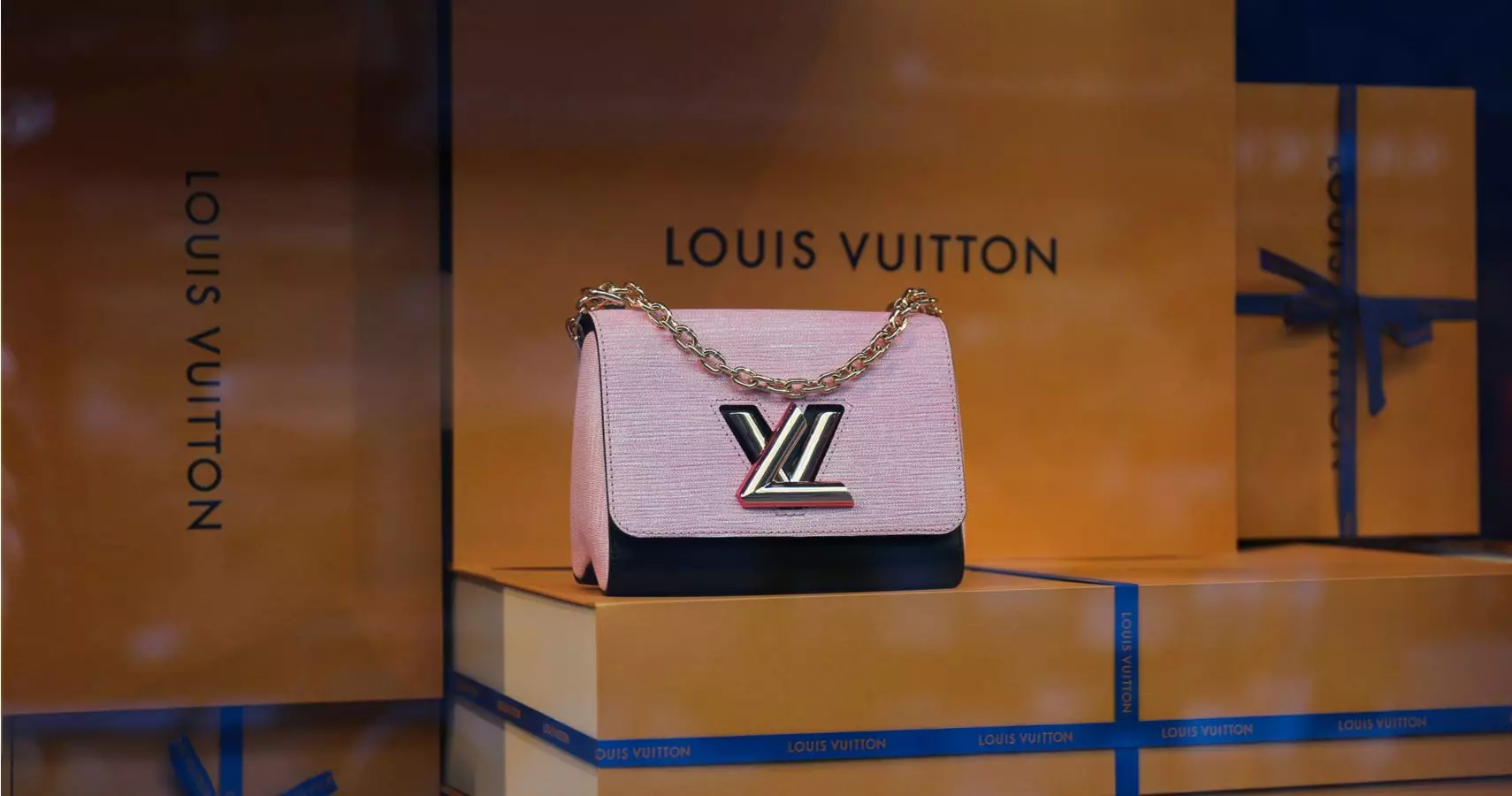Demam LV: 6 Beg Louis Vuitton Termahal Di Dunia