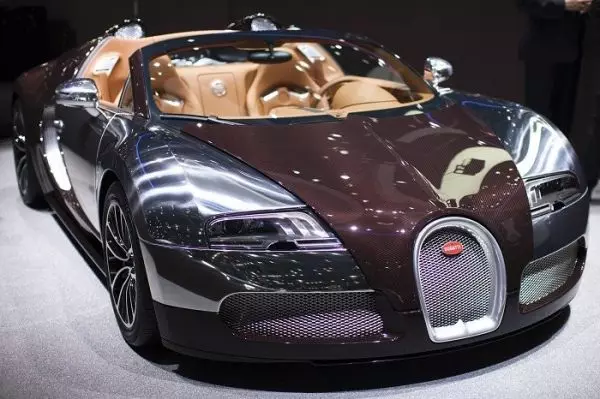 2014 Bugatti Veyron: Най-бързият роудстър в света 55356_6