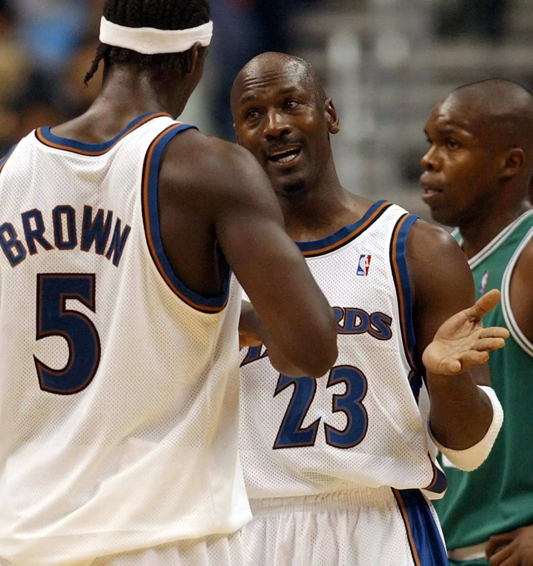 15 najbardziej brutalnych momentów w historii NBA, których nie możemy zapomnieć 58282_12