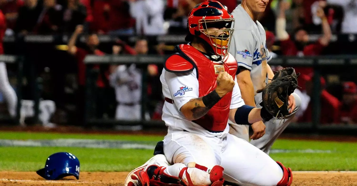 2014 ஆம் ஆண்டிற்கான முதல் 10 அதிக ஊதியம் பெறும் MLB கேட்சர்கள்