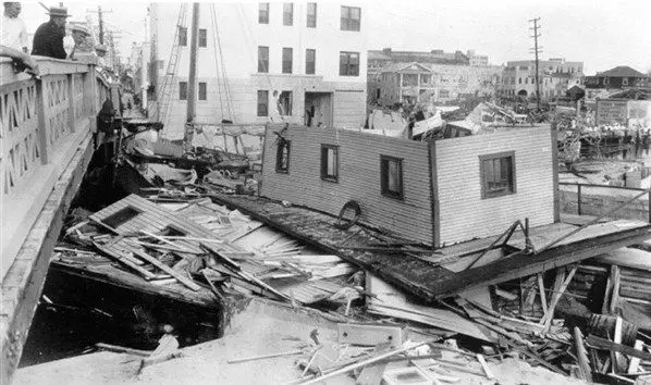 Урагани за милиарди долари от миналия век 60117_12