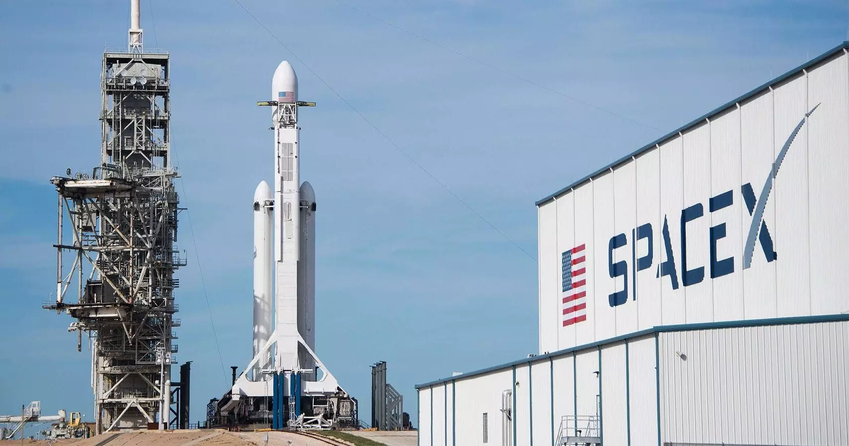 SpaceX запустила 64 супутники в рекордній місії