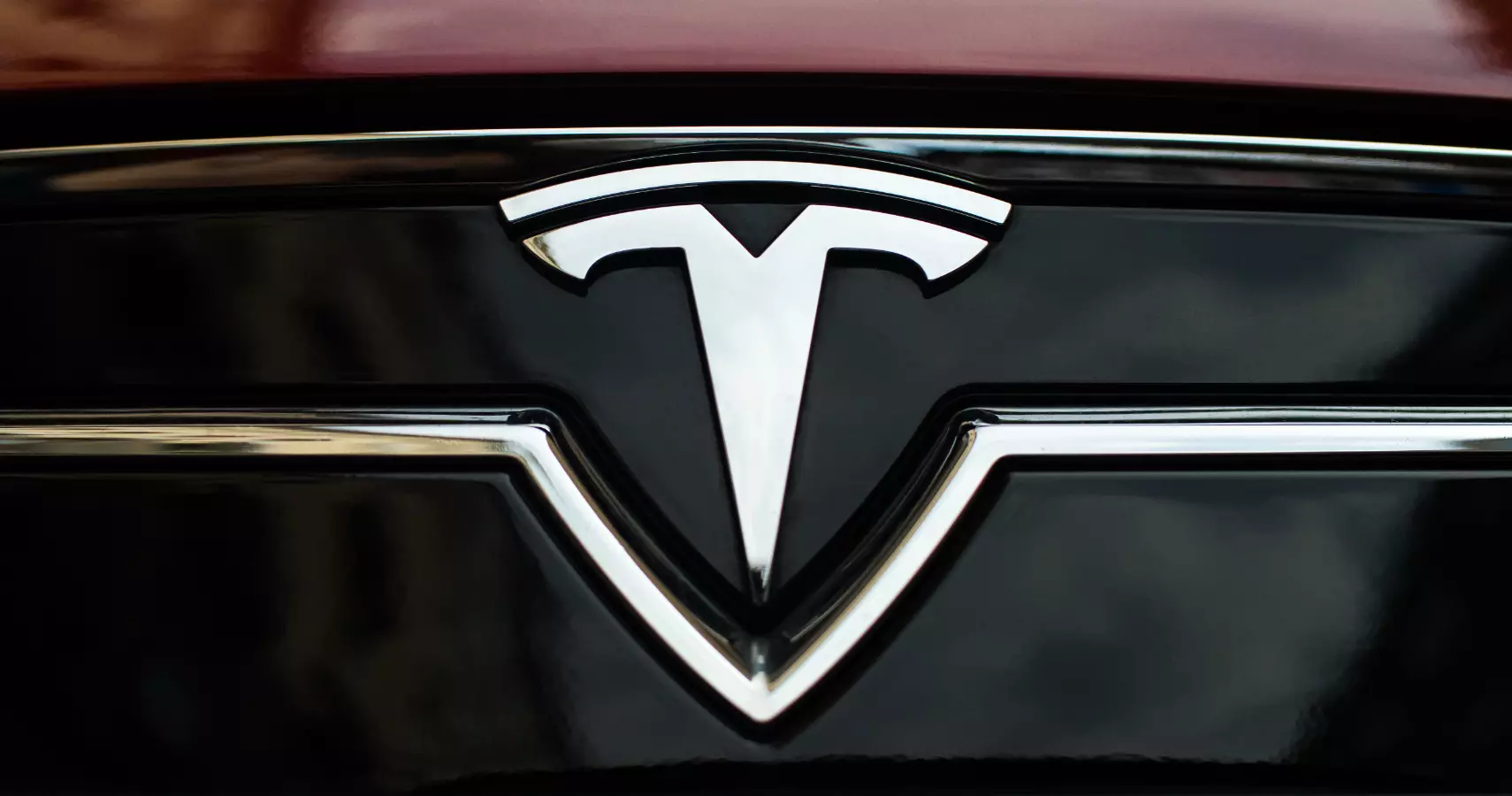 Tesla-ն ավտոպիլոտով մխրճվել է 3,5 միլիոն դոլար արժողությամբ ինքնաթիռի մեջ