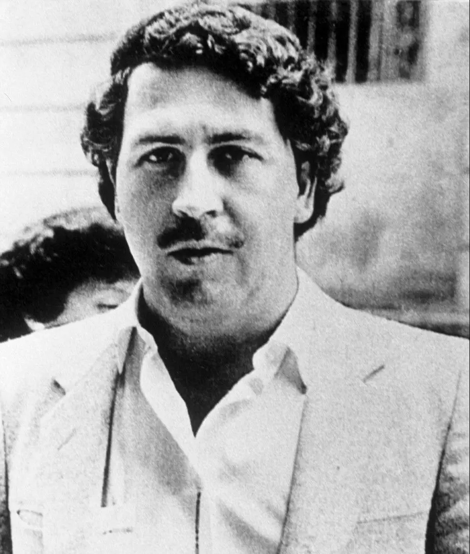 15 Saachen Narcos huet falsch iwwer dem Pablo Escobar säi Liewen 9200_8