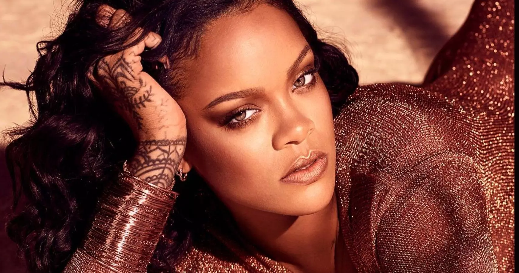 Nzọụkwụ 4 Rihanna mere ka ọ bụrụ nde mmadụ mere onwe ya 9379_0