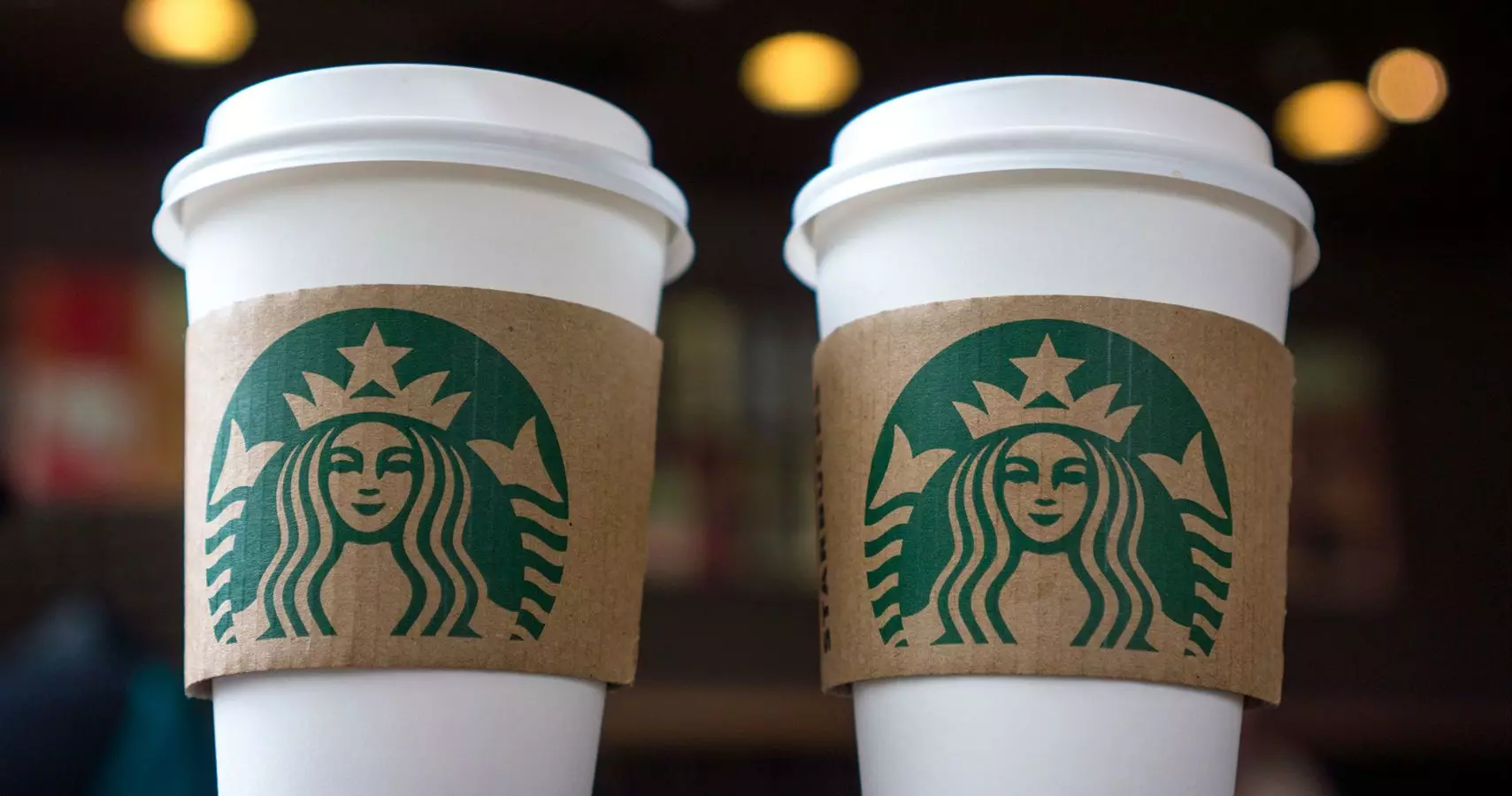 Ine, şu wagt bilen Täze ýyl agşamynyň arasynda mugt “Starbucks” -a eliňizi nädip almaly 9870_3